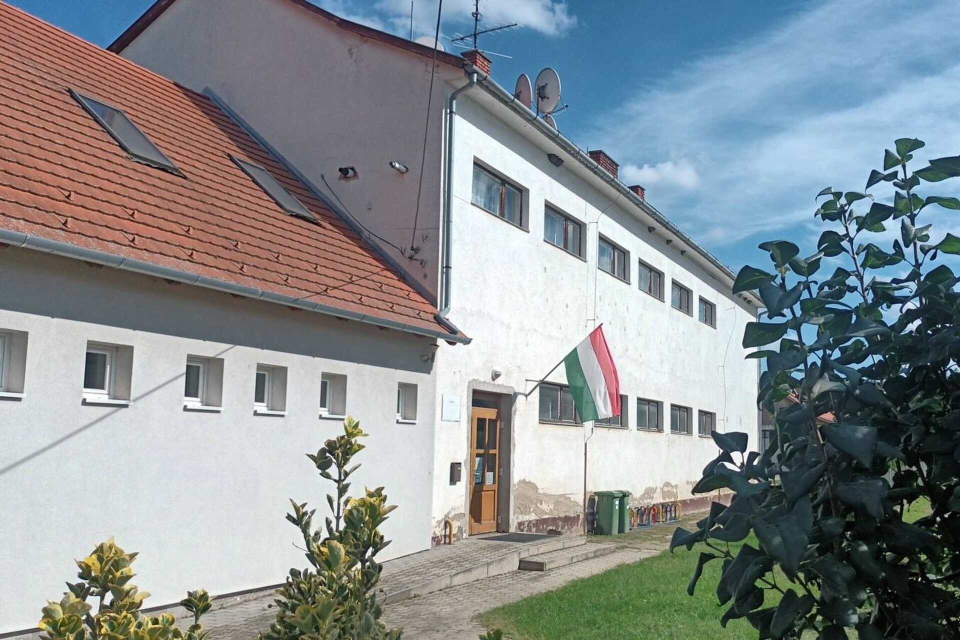 A szombathelyi tankerület továbbra is titkolja, miért zárta be az ...