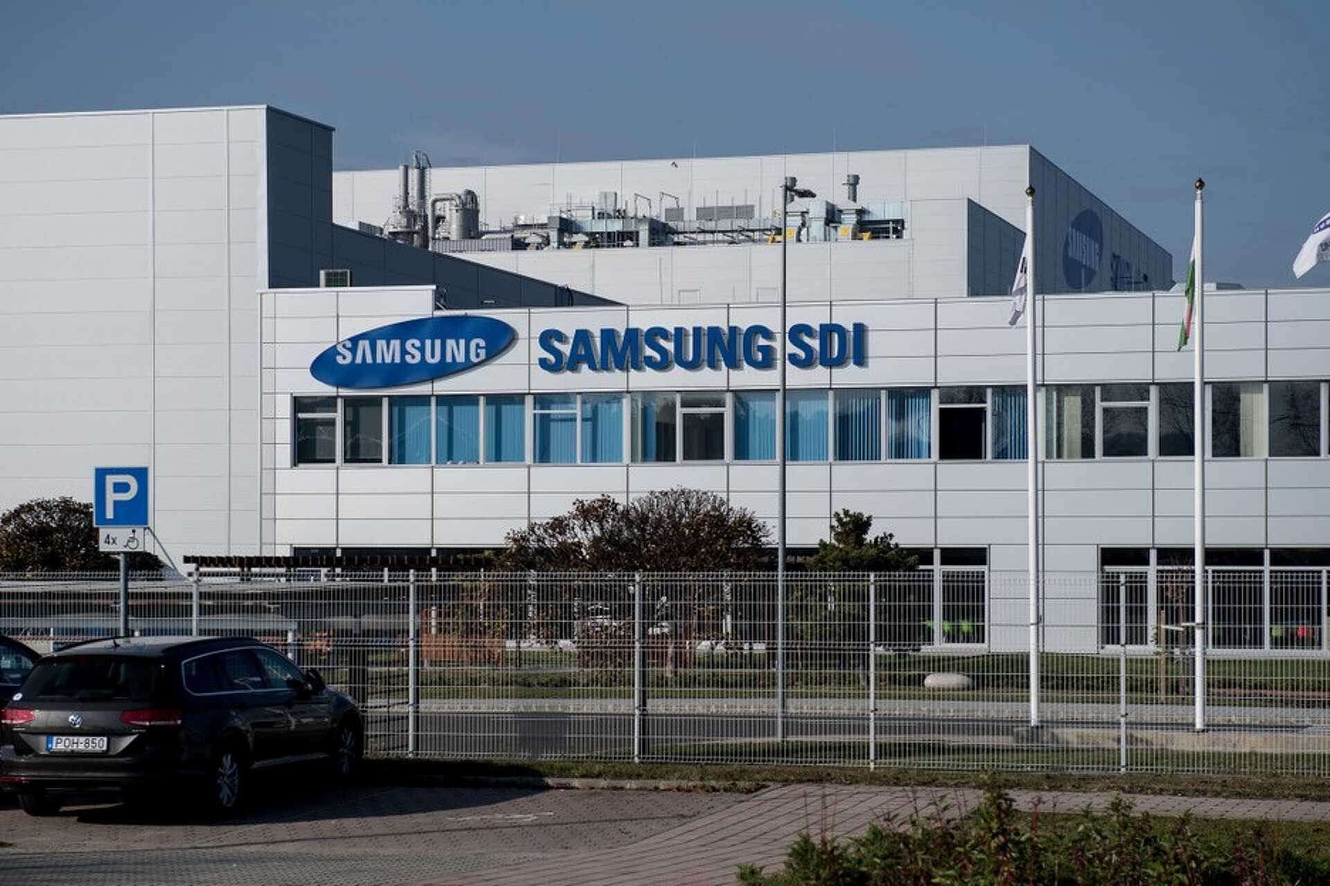A gödi Samsung-gyár villanyszerelőjét 6900 volt rázta meg, a vádlott ...