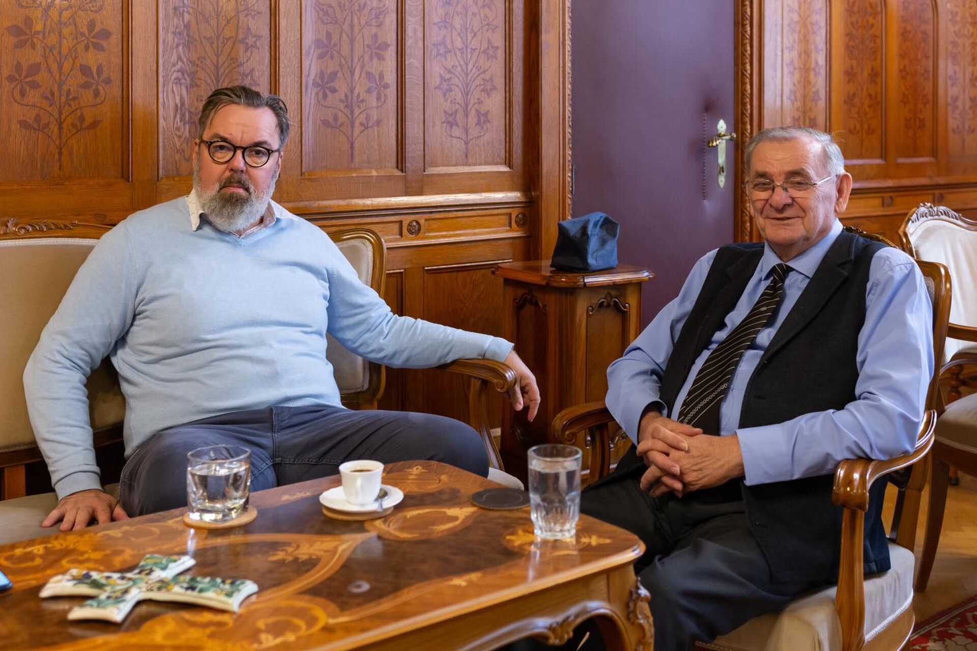 Lezsák Sándornál keresett vigaszt a kirúgott L. Simon László