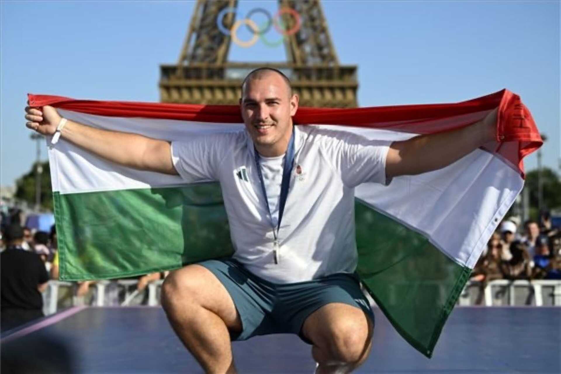 Csinos sportolónő Halász Bence párja, aki eredetileg rendőrnő