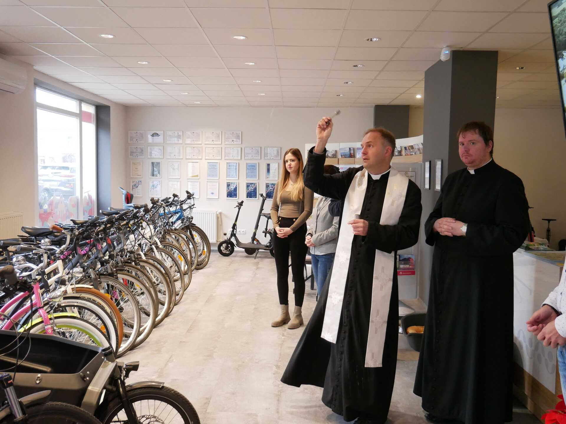 Áldott lett a sárvári Tourinform iroda és az ő kerékpárjai