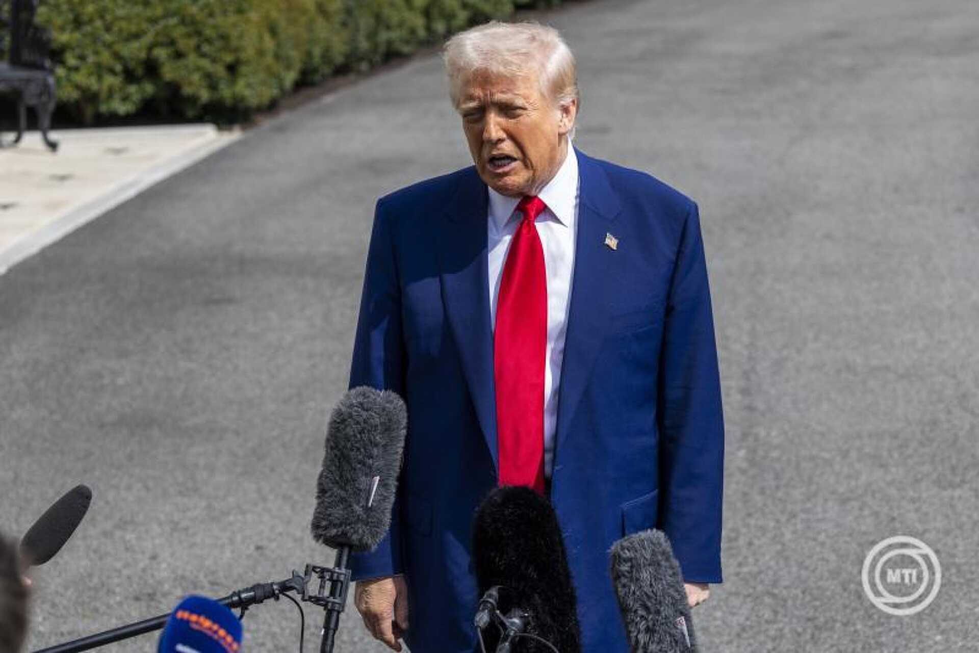 Trump az amerikai hadsereg vezetőiről: amelyik nem tetszik, azt kirúgom