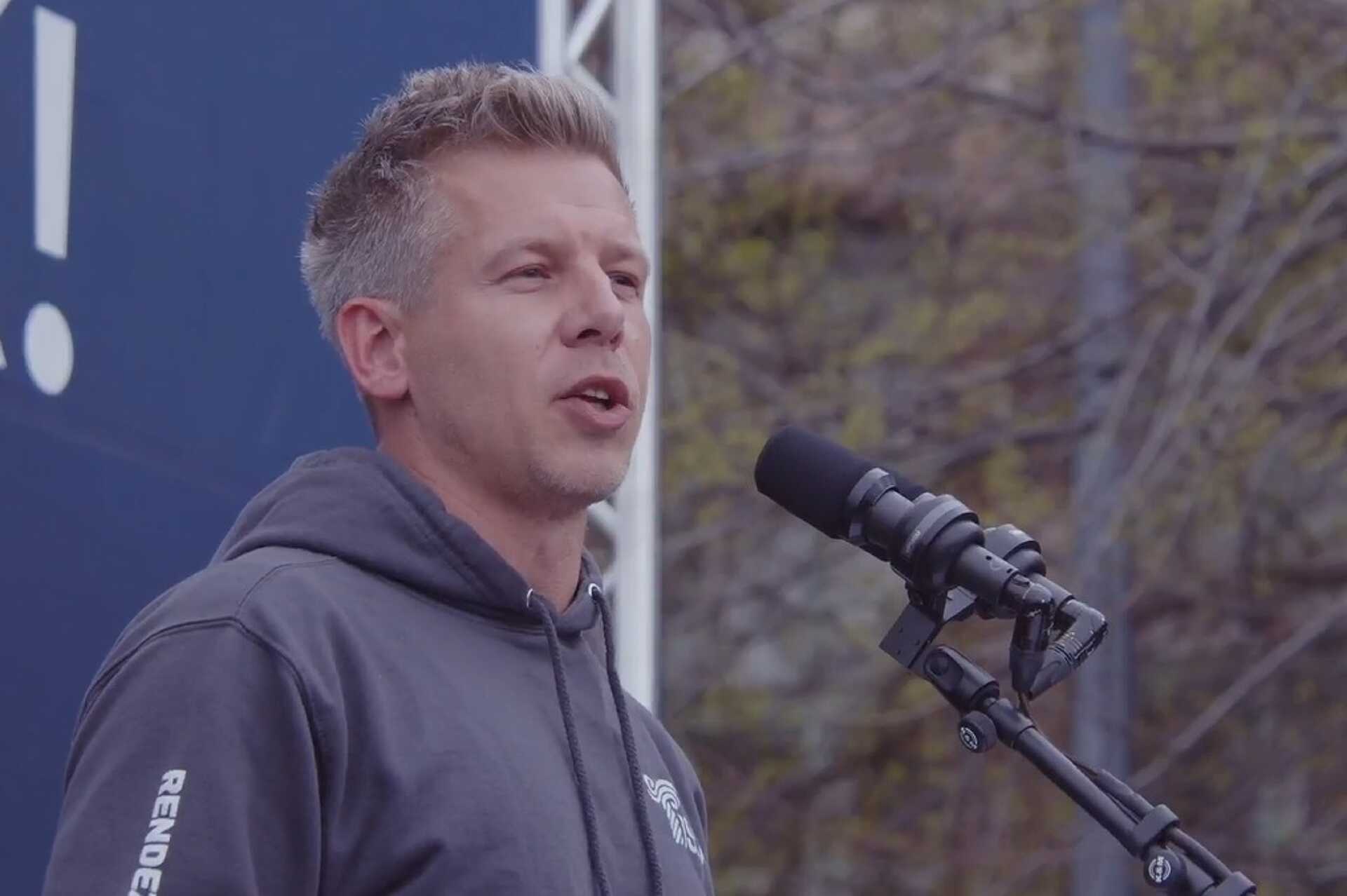 Magyar Péter feljelenti Orbán Viktort, többek között rémhírterjesztés miatt