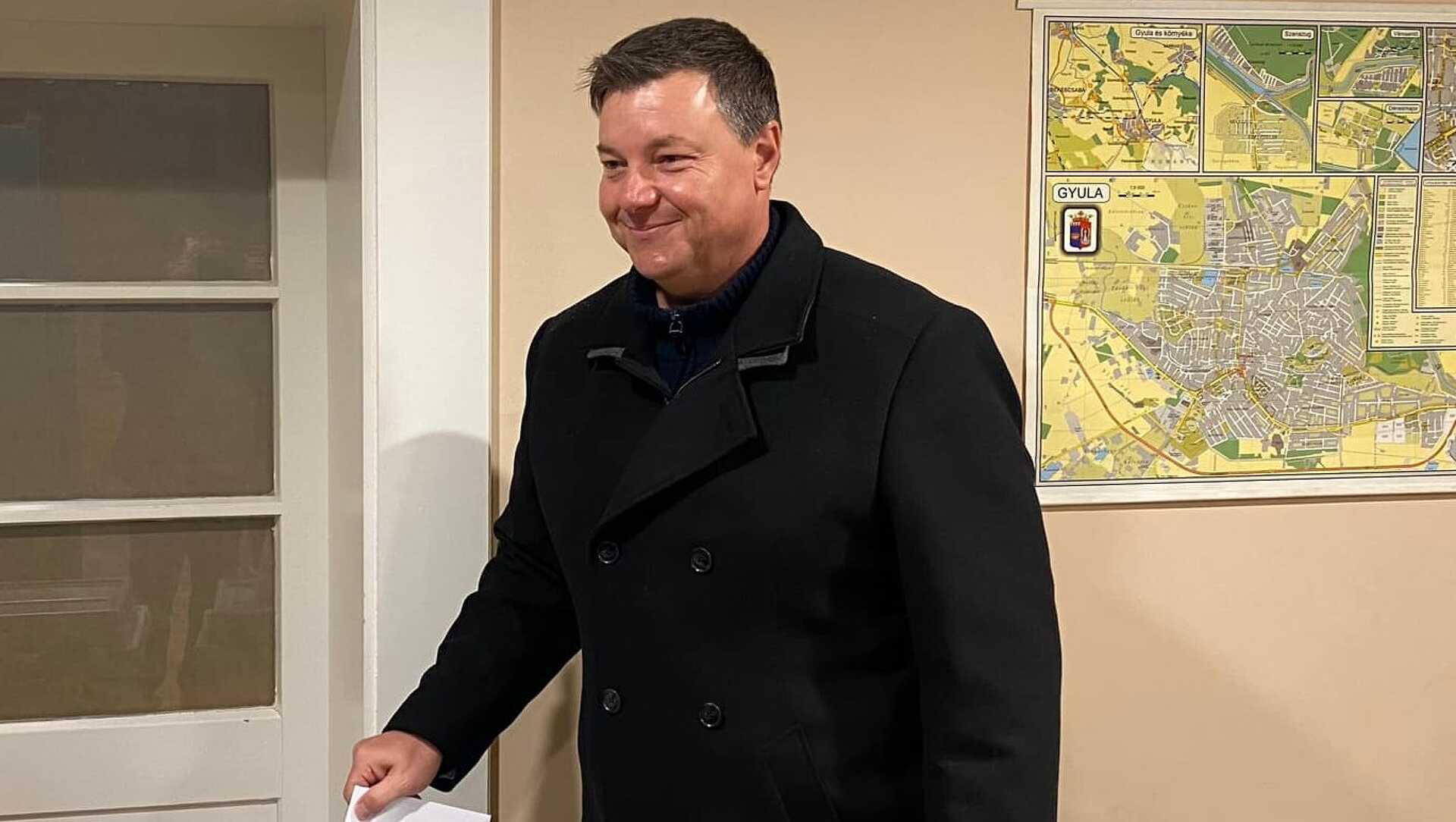 A DK-ból kizárt Leel-Őssy megalapította a Duna Pártot