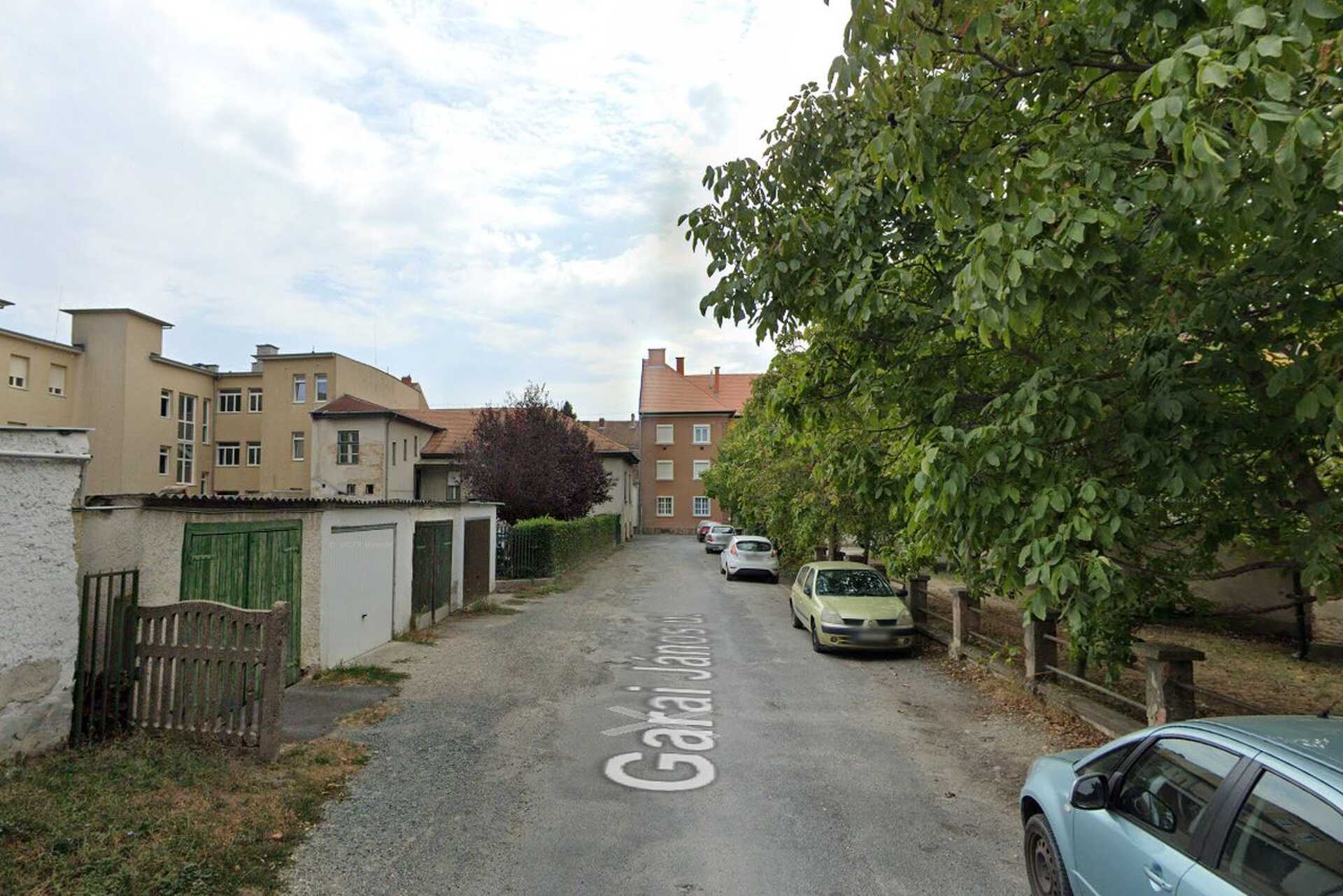 Egyirányúsítják a szombathelyi Garai János utcát