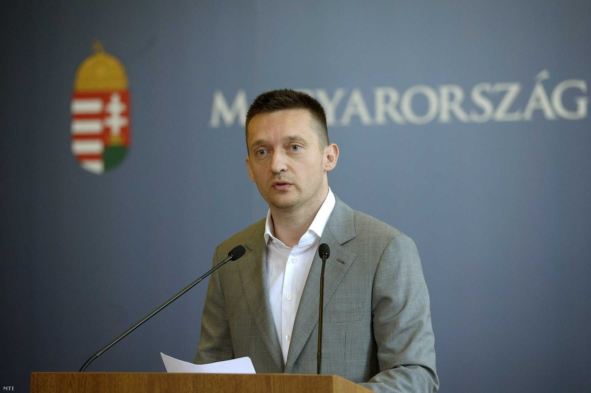 Rogán nincs "büntiben", csak a kampány miatt a propagandára kell ...