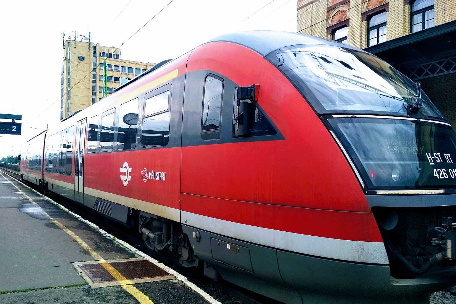 Ma sem jutott jutott messzire a Szombathelyről induló pécsi vonat