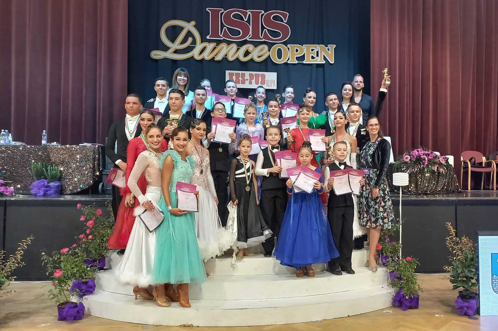 Egy tucat érmet bezsebeltek hétvégén a LORIGO táncosai