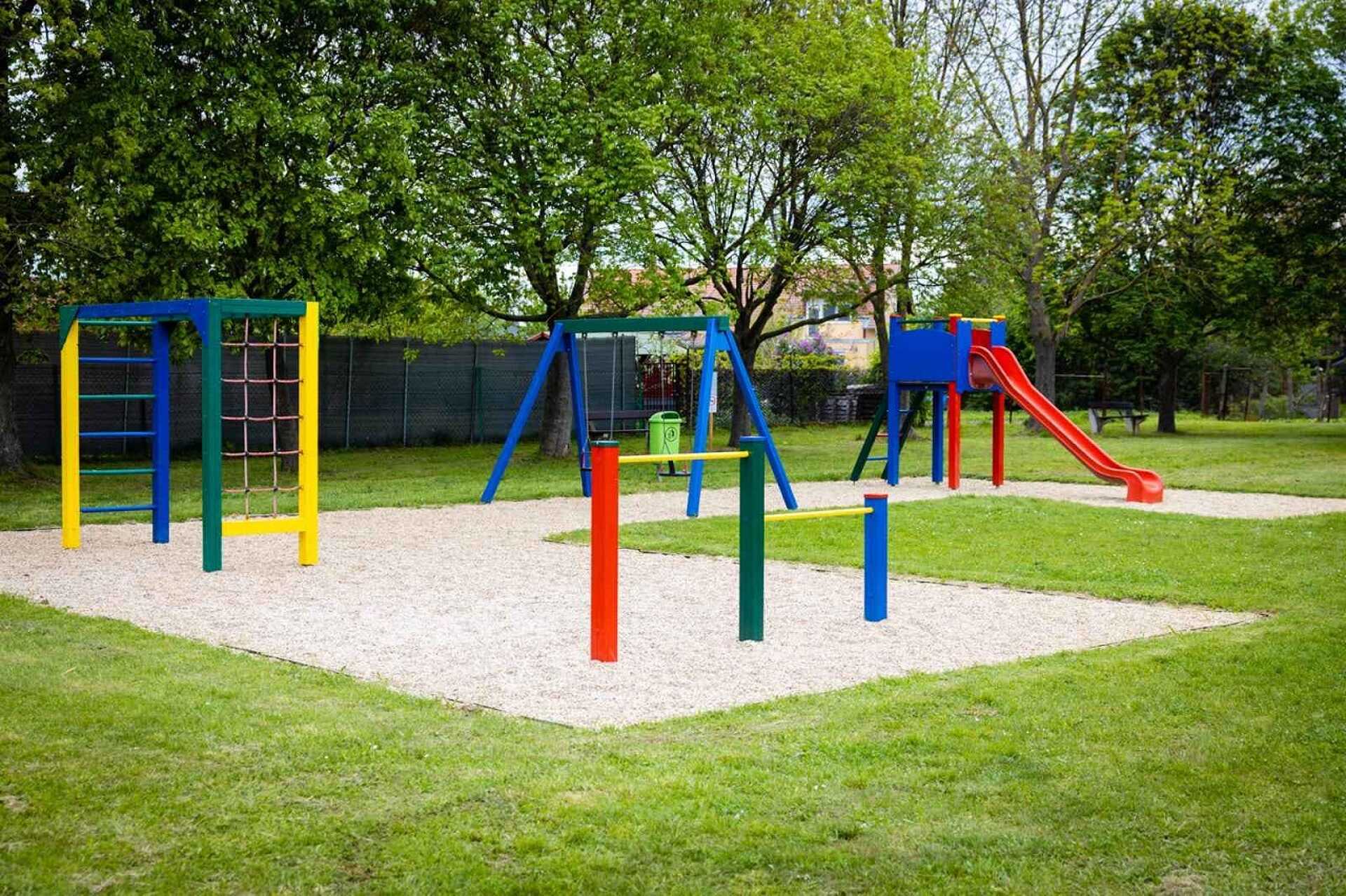 Befejeződik a Petőfi-telepi játszótér felújítása