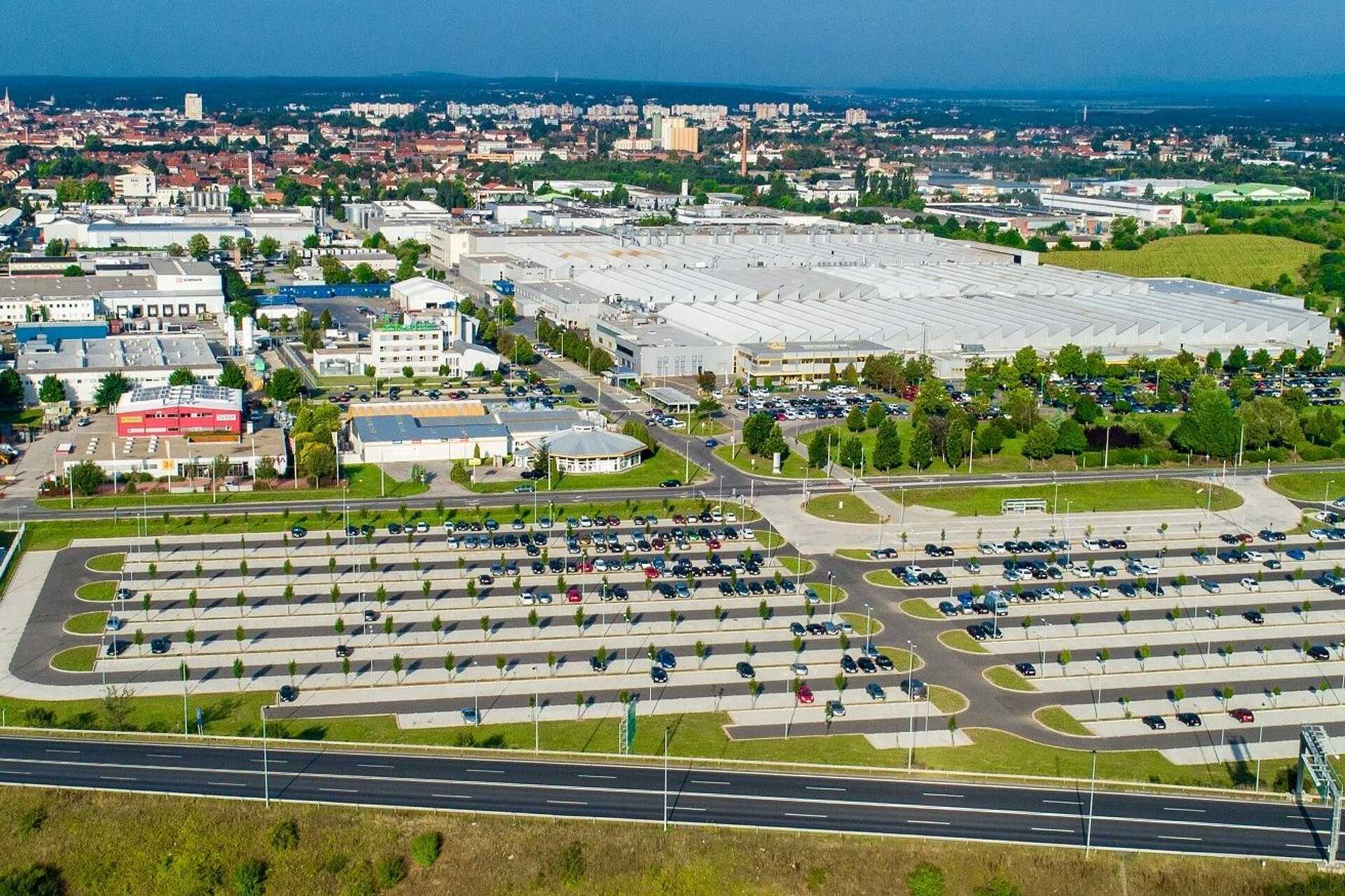 Szijjártó Péter Budapesten beszélt a szombathelyi Schaeffler-gyár 1,3 ...
