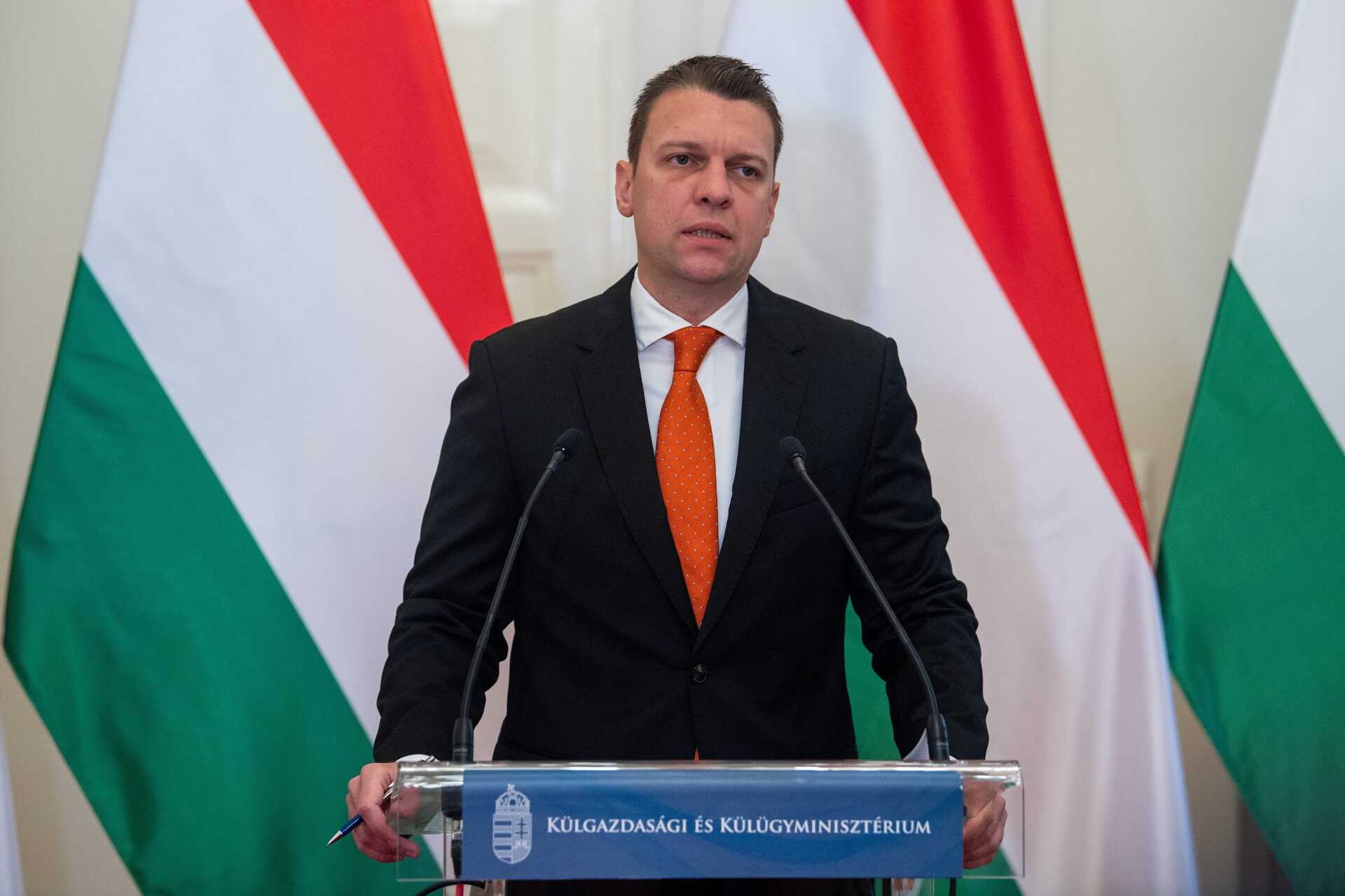 Menczer Tamás hajlandó kiállni vitázni a tiszás kihívójával