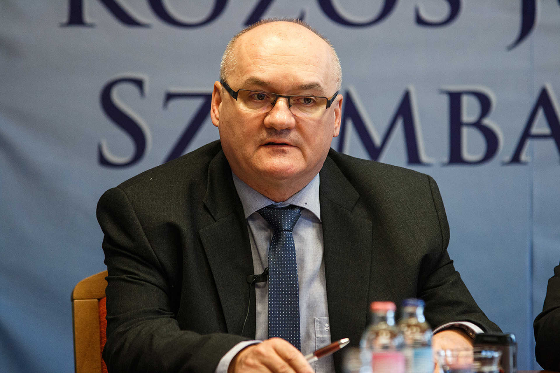 Hende Csaba úgy tudta, nem lesz fizetős a 86-os főút