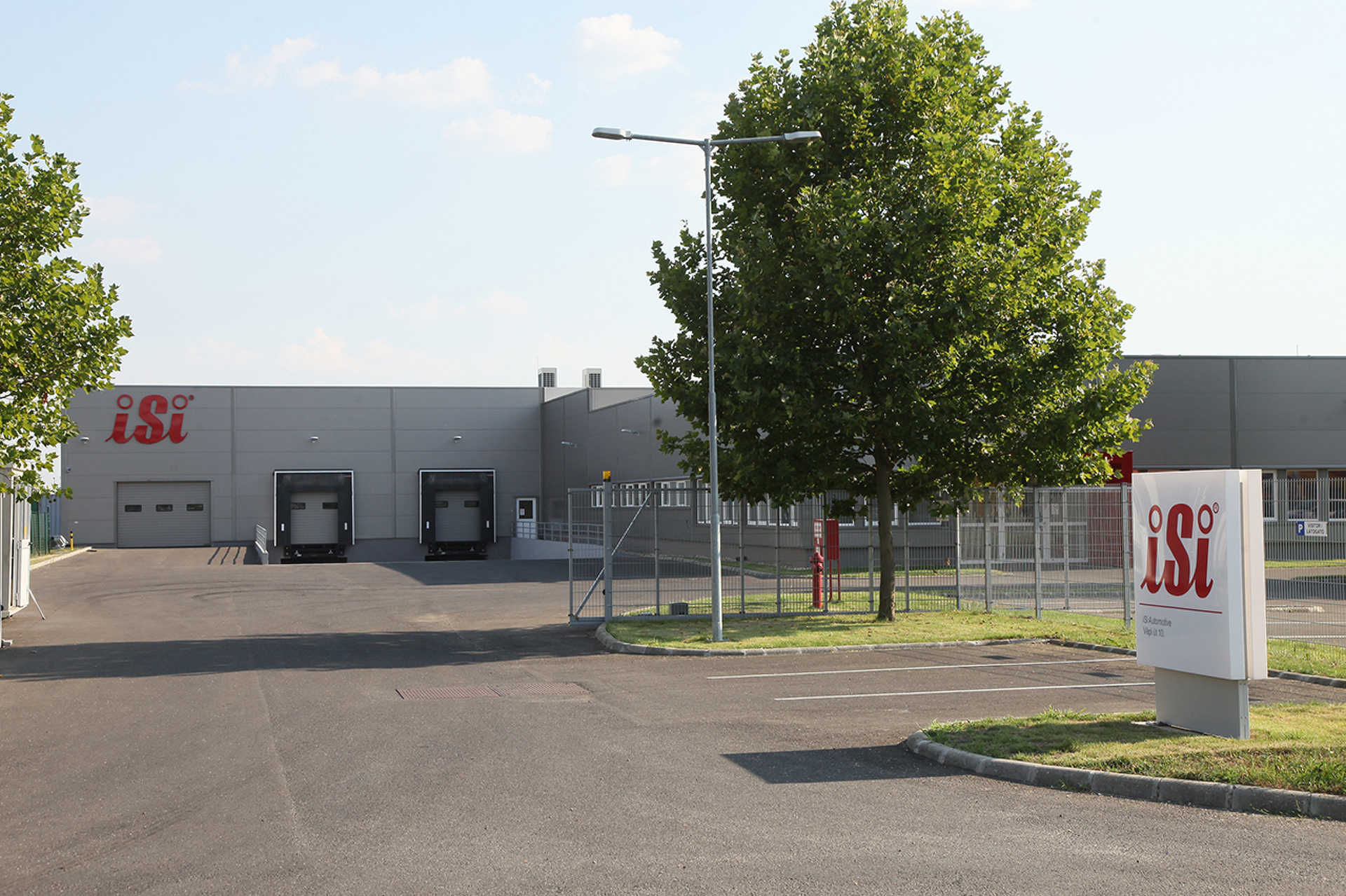 Folyamatos bővítések és álláslehetőségek a szombathelyi iSi Automotive ...