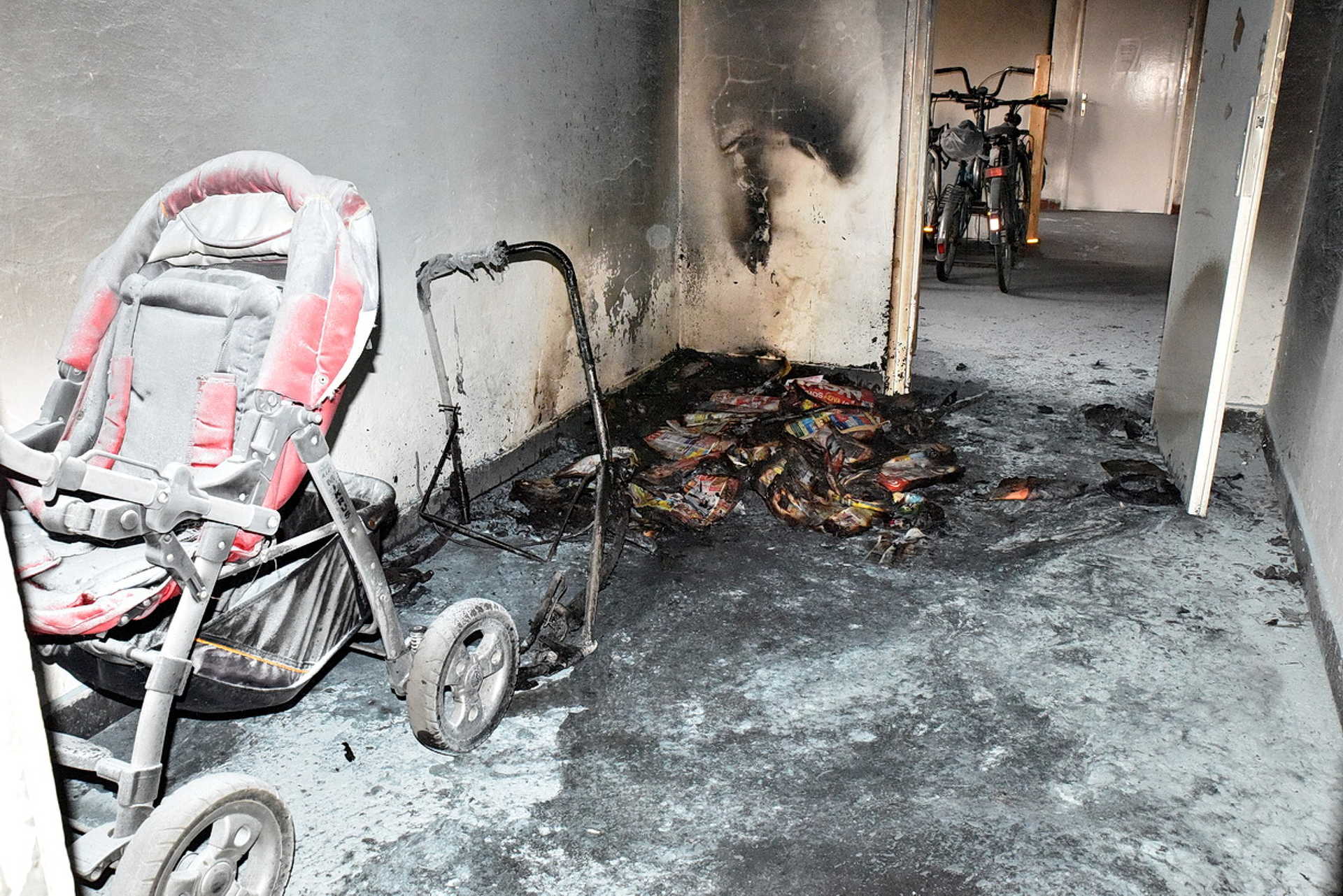 Videó: tűz ütött ki egy szombathelyi bérházban Videó: tűz ütött ki egy szombathelyi bérházban