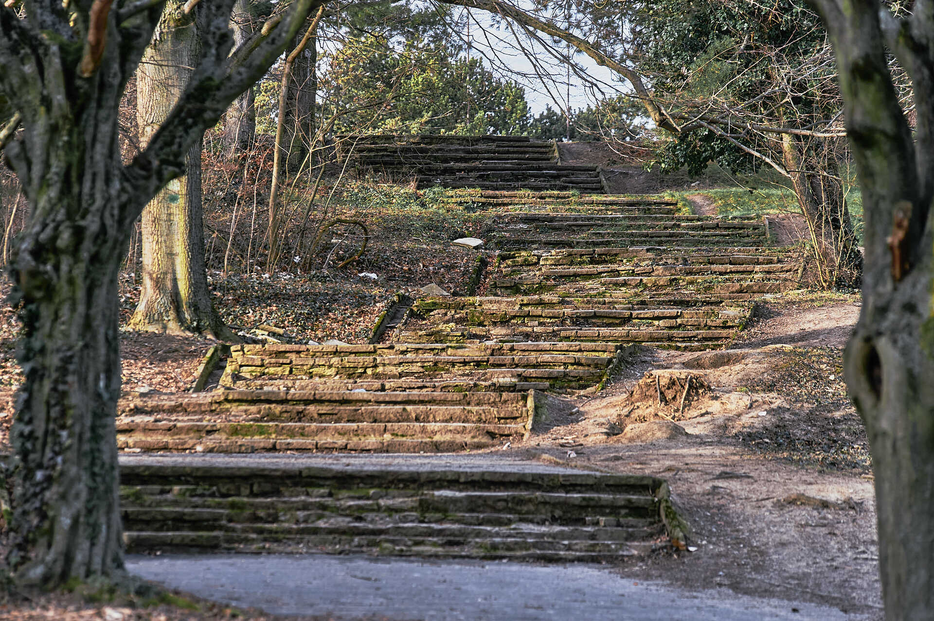 120 millióból újítja fel a szombathelyi emlékmű környékét a Tóvendéglő ...