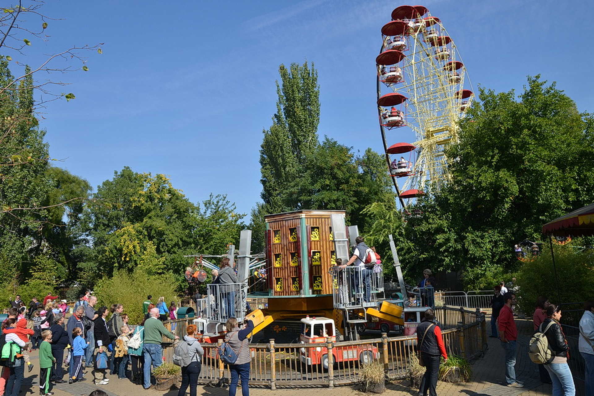 Bezárt a 175 éves Budapesti Vidám Park - tettünk egy utolsó kört