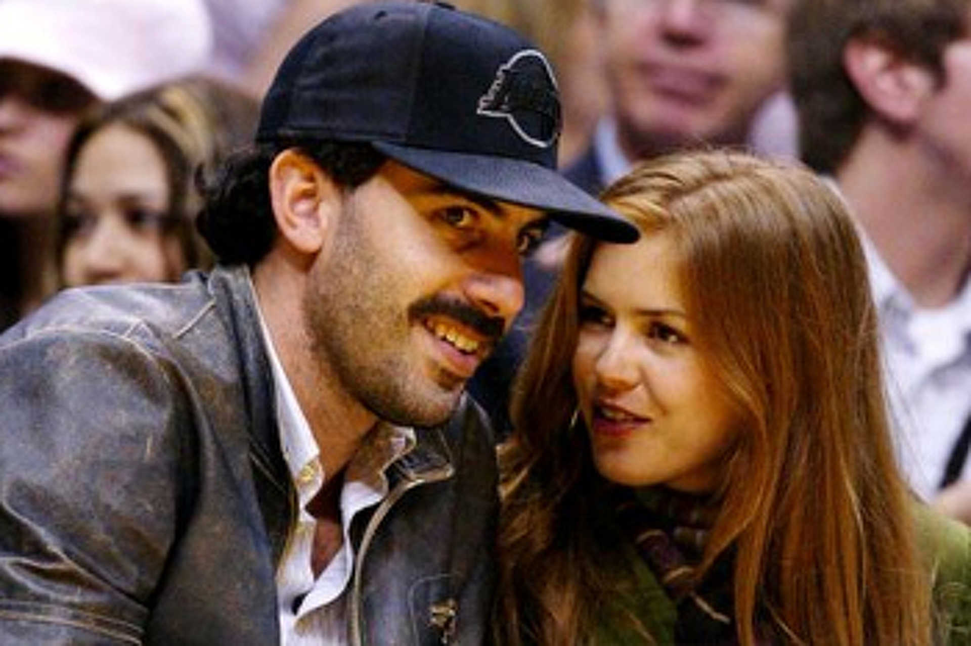 Ausztrál feleséggel gyarapodott Borat, azaz Ali G, vagyis Brüno