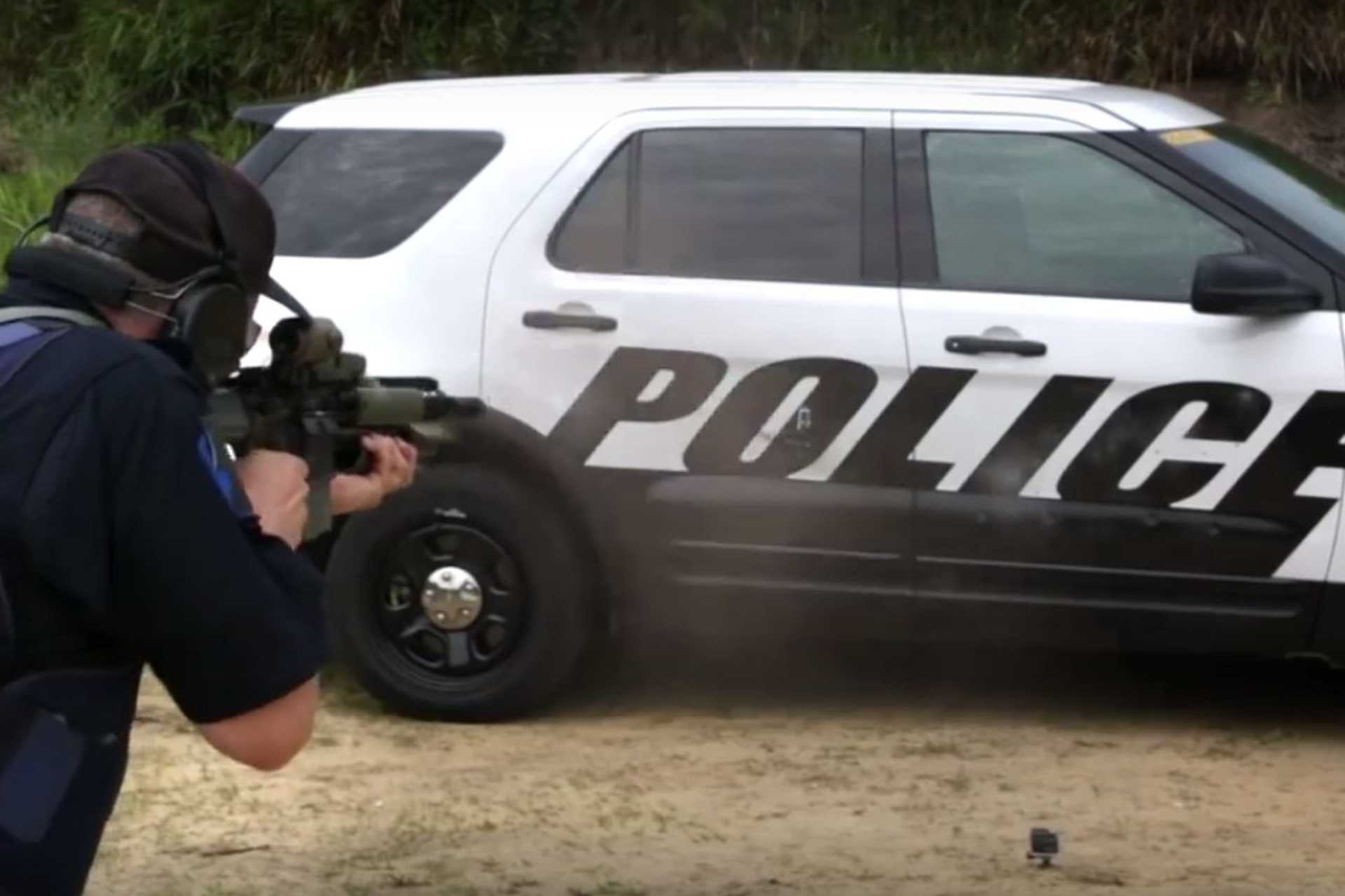 A gépfegyvertüzet is kibírja az amerikai rendőrautó