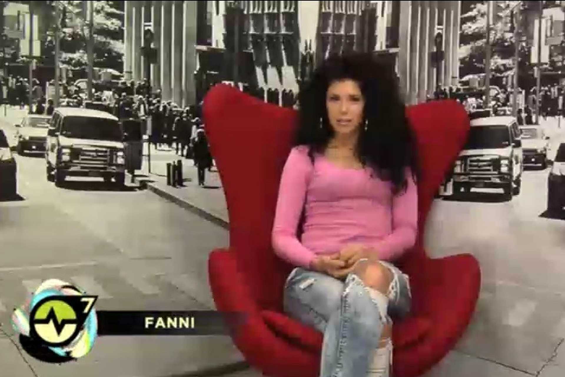 Vv Fannit Nem Az Zavarja Hogy Mindenki Nézi Ahogy Szexel Hanem Hogy Ingyen