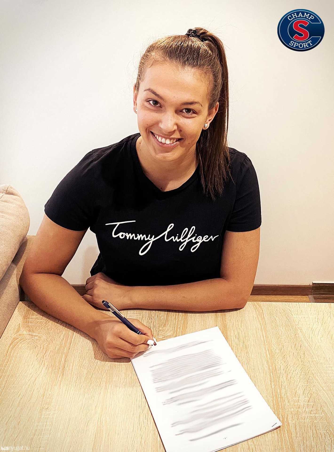 Válogatott játékost igazolt az SZKKA