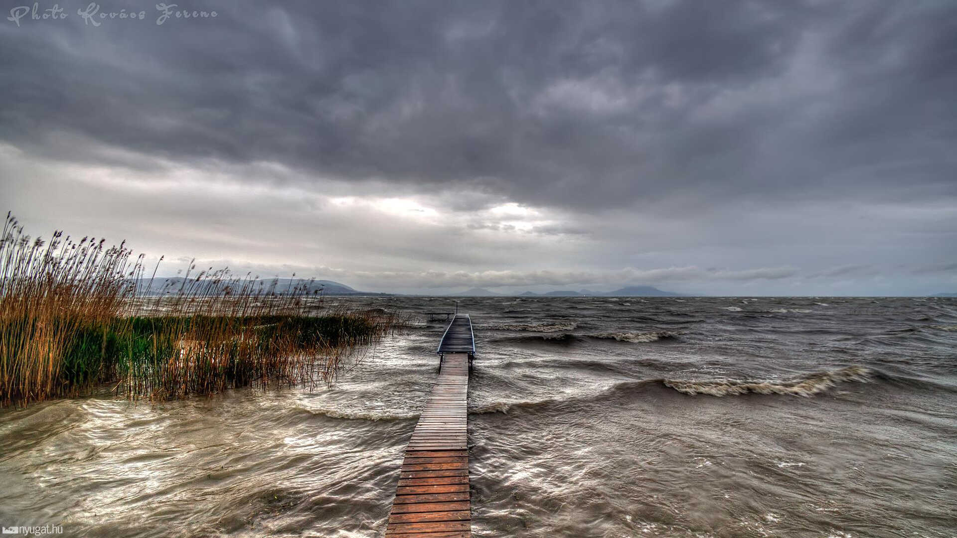 Az igen: 122 kilométeres szelet mértek a Balatonnál