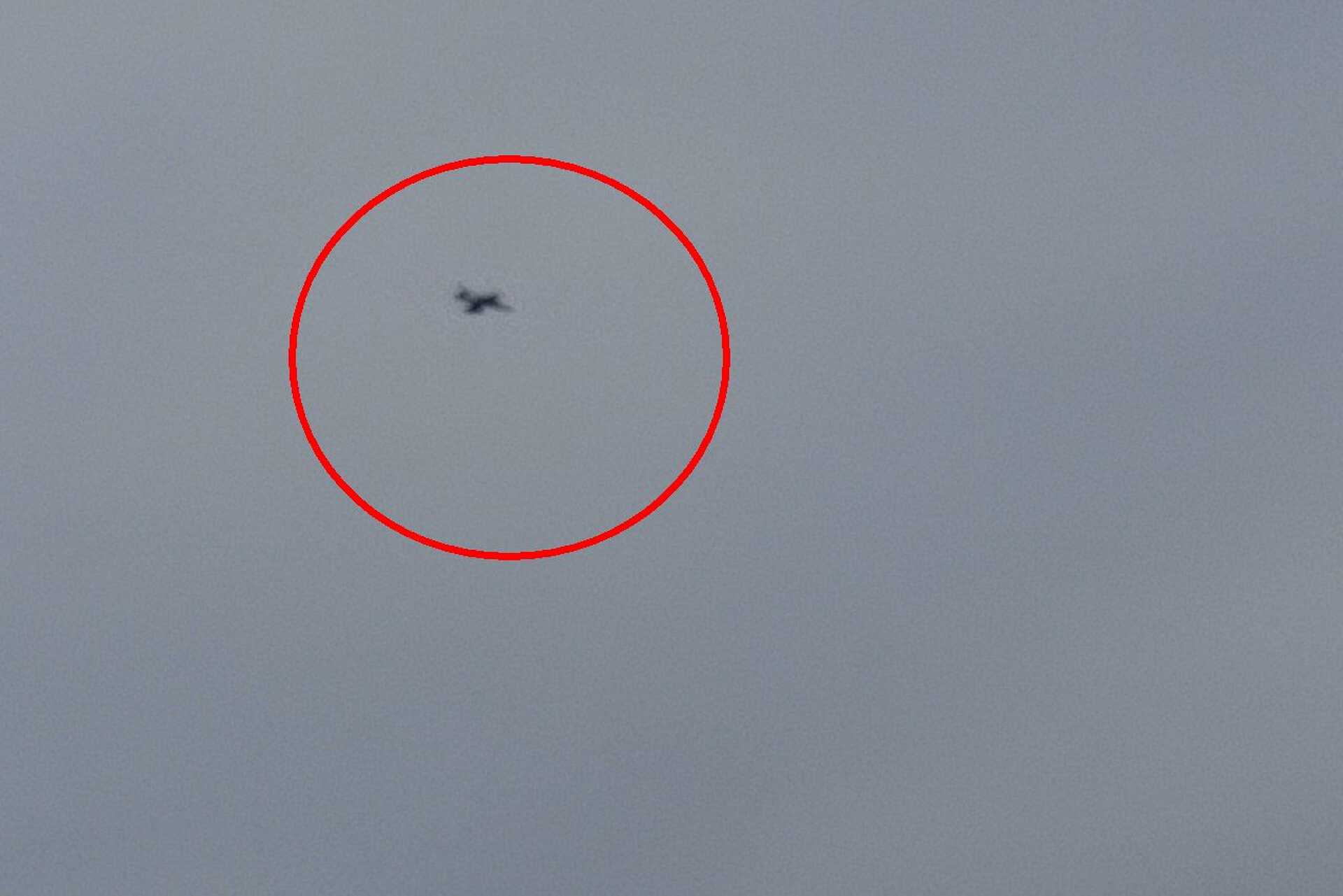 Katonai konvojok az utakon, süvítő vadászgépek Vas megye felett