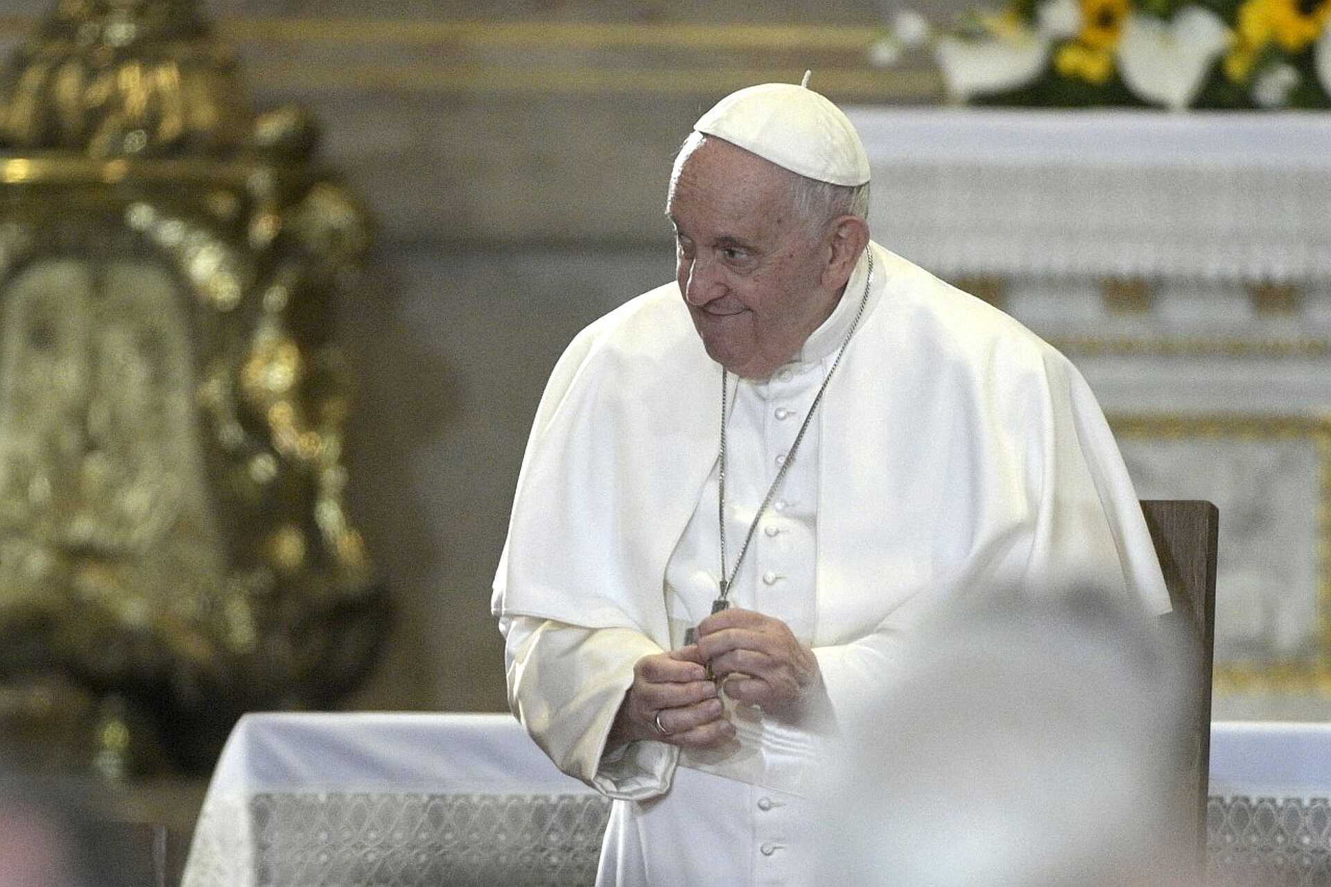 "Nem pusztán a Piroska és a farkasról beszéltünk" - Ferenc pápa a ...