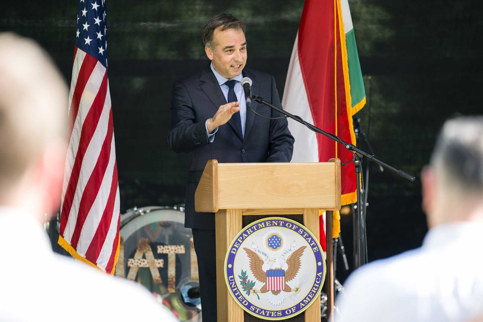 Amerikai nagykövet: Most nincs helye a barátokkal folytatott politikai ...