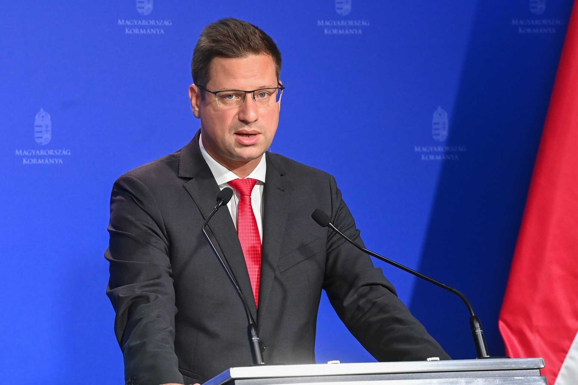 Gulyás Gergely: „Ráerőltetik Magyarországra a migránsokat”