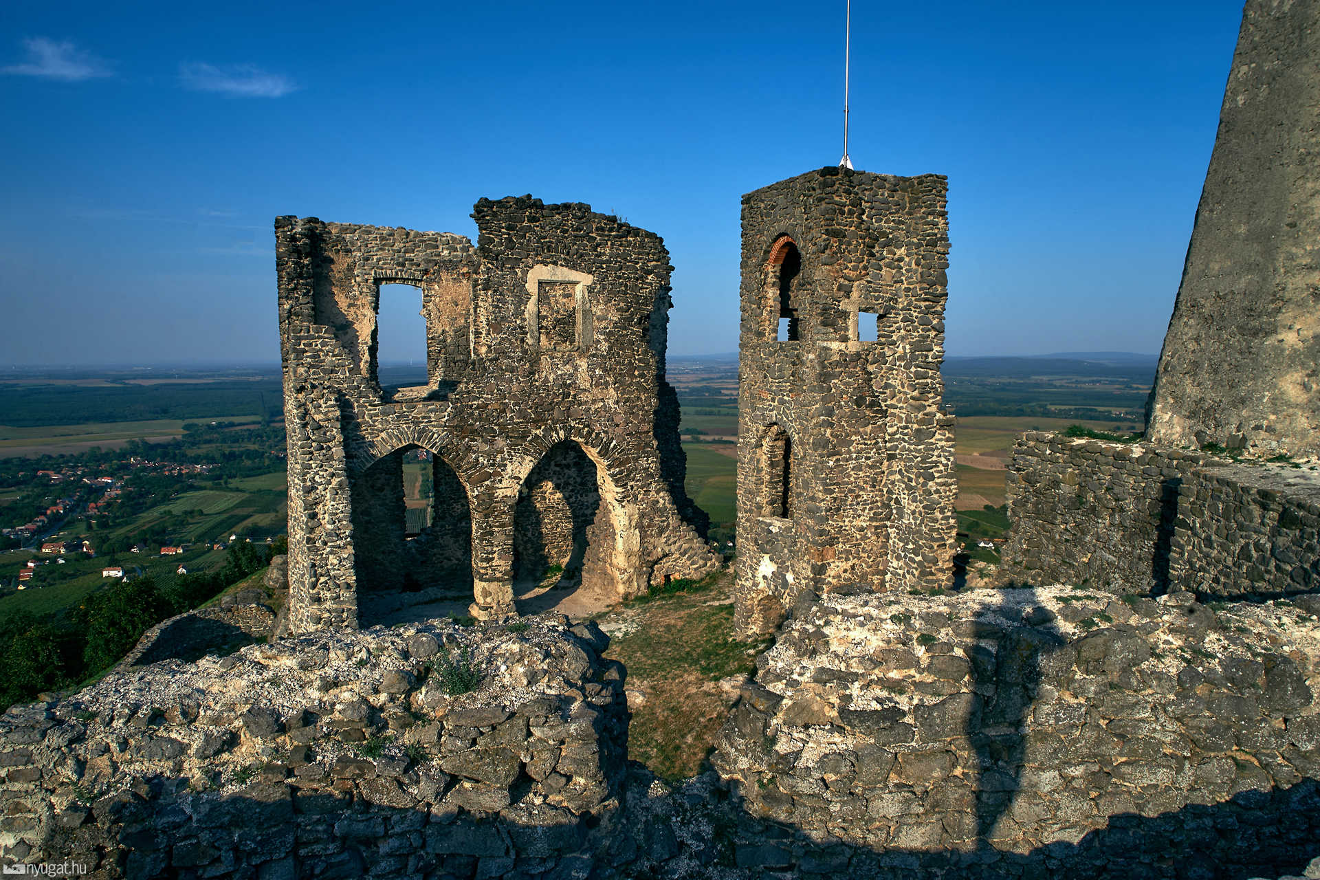 Így néz ki most a Somlói vár, melyet egykor nagy hadvezérek birtokoltak