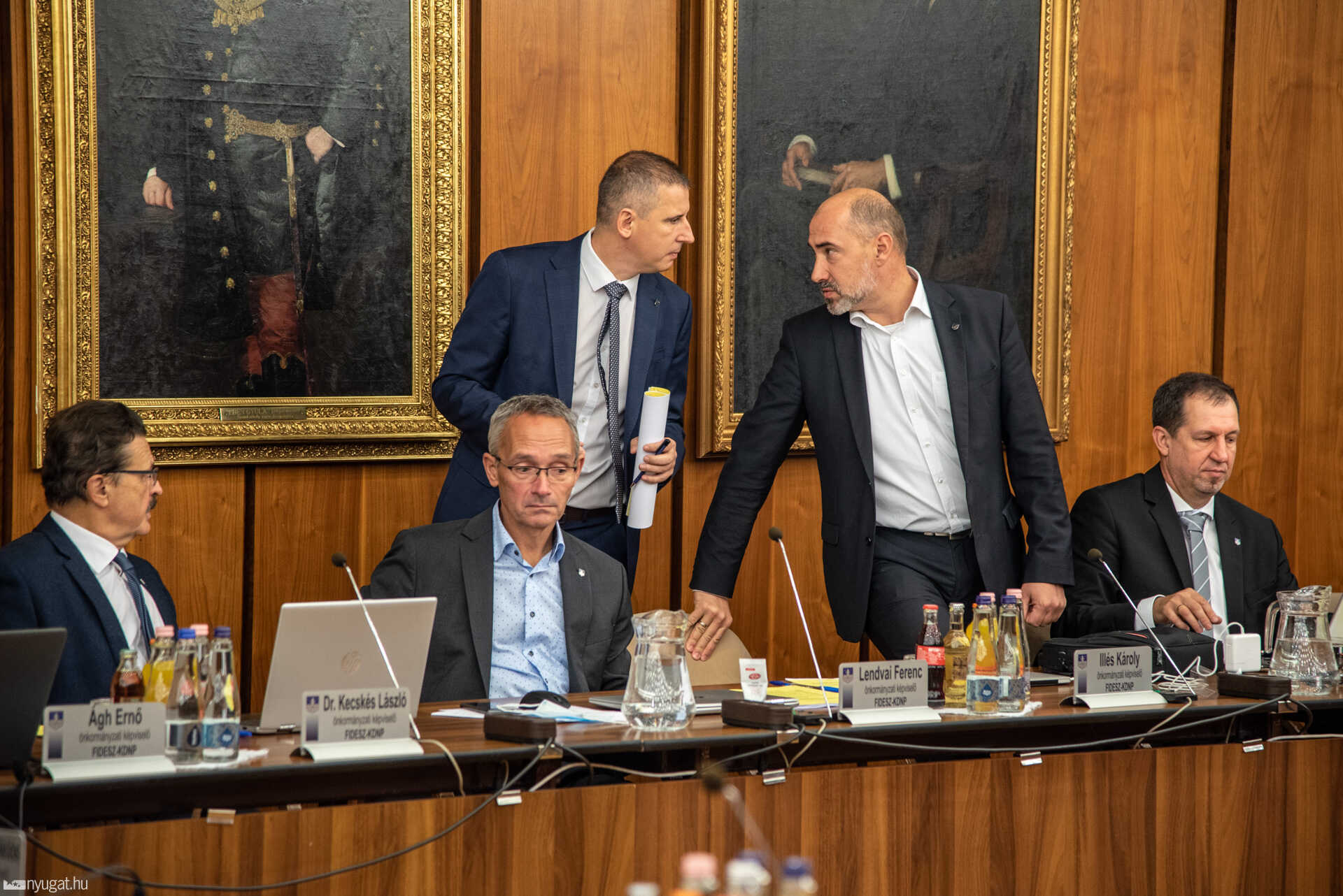 Új buszmenetrend, új Agora-igazgató, Homlok Zsolt tényleg a Haladás ...