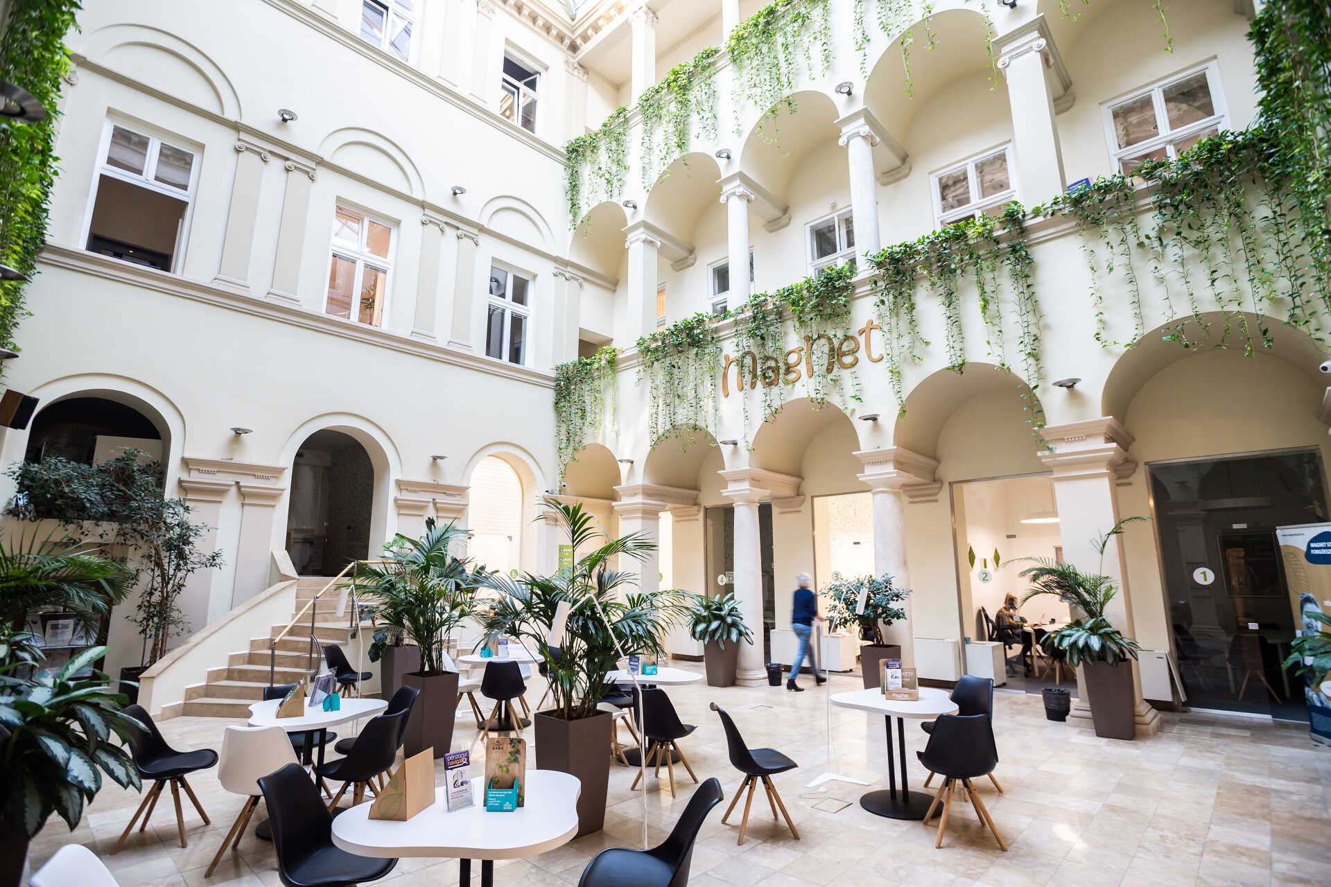 Zöld, közösségi, és nagyon erős a digitális megoldásokban – Megérkezett ...