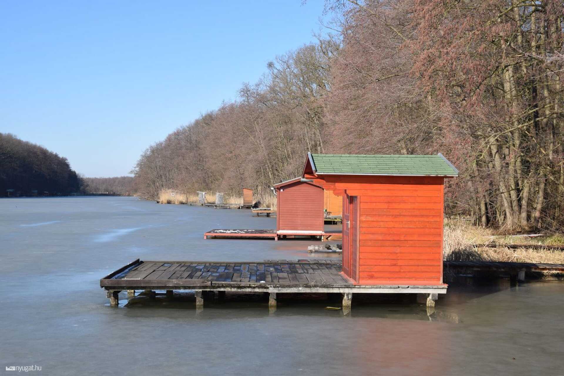 Jé, nálunk ilyen is van? - A befagyott Szajki-tavakkal búcsúzunk a téltől
