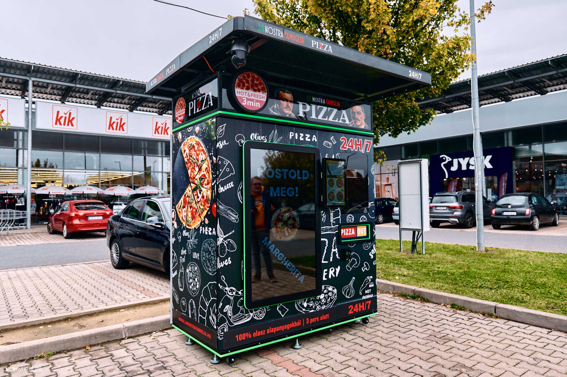 A nagy teszt: megkóstoltuk a szombathelyi automatás pizzát