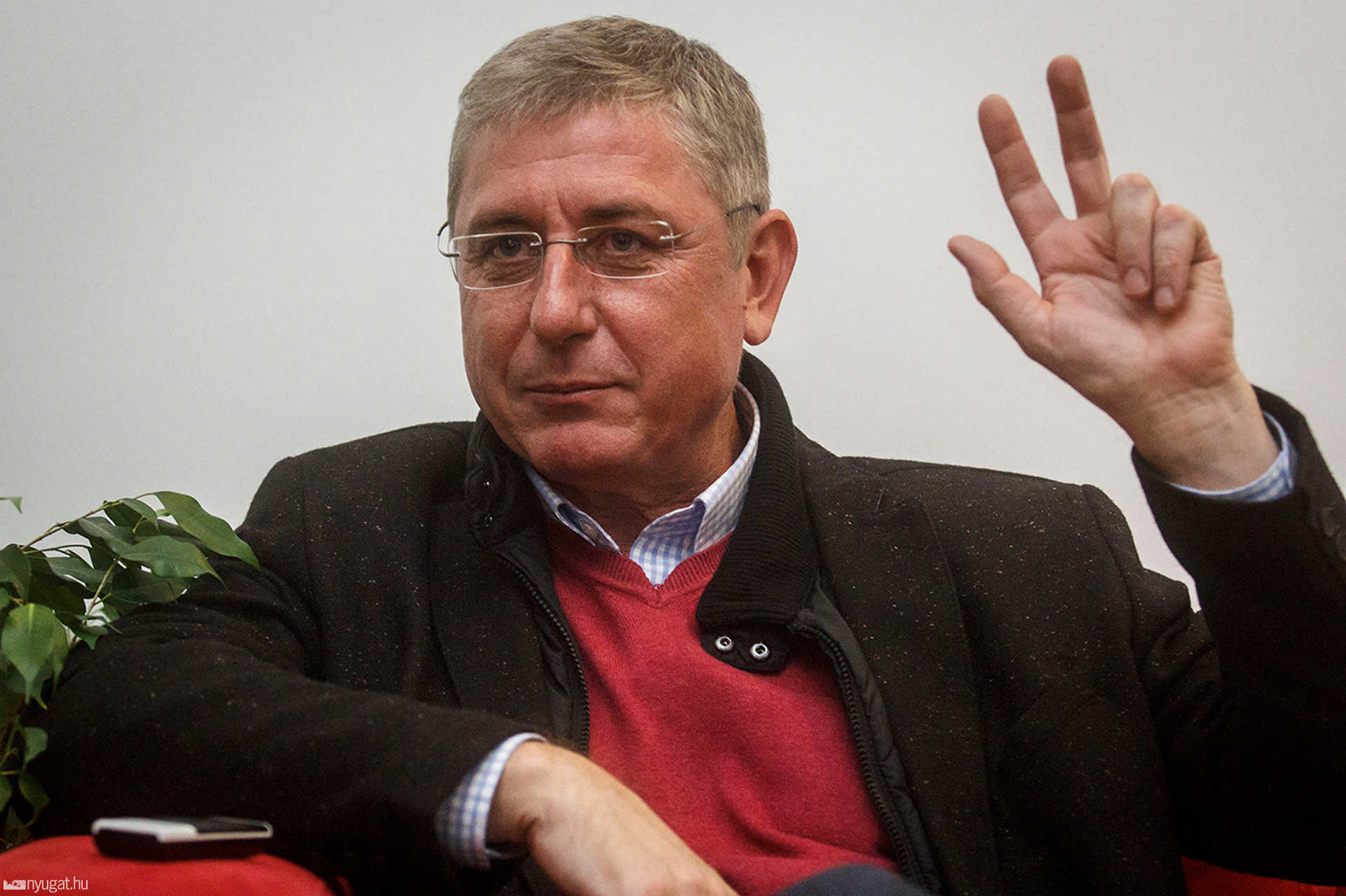 Újraválasztották Gyurcsány Ferencet a DK elnökének
